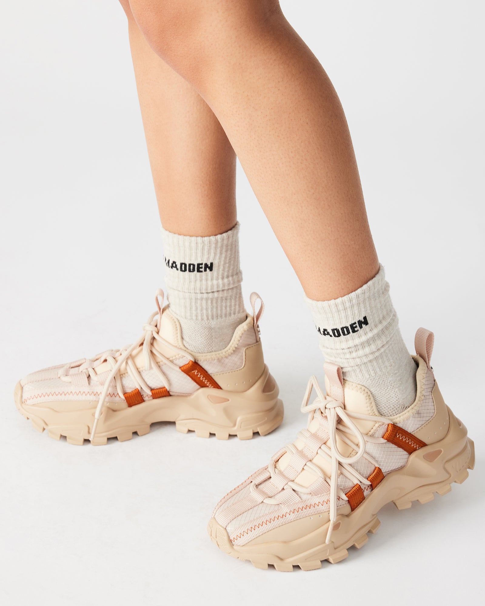 KEEGAN Tan Multi Low-Top Lace-Up Sneaker | Women's Sneakers – Steve Madden