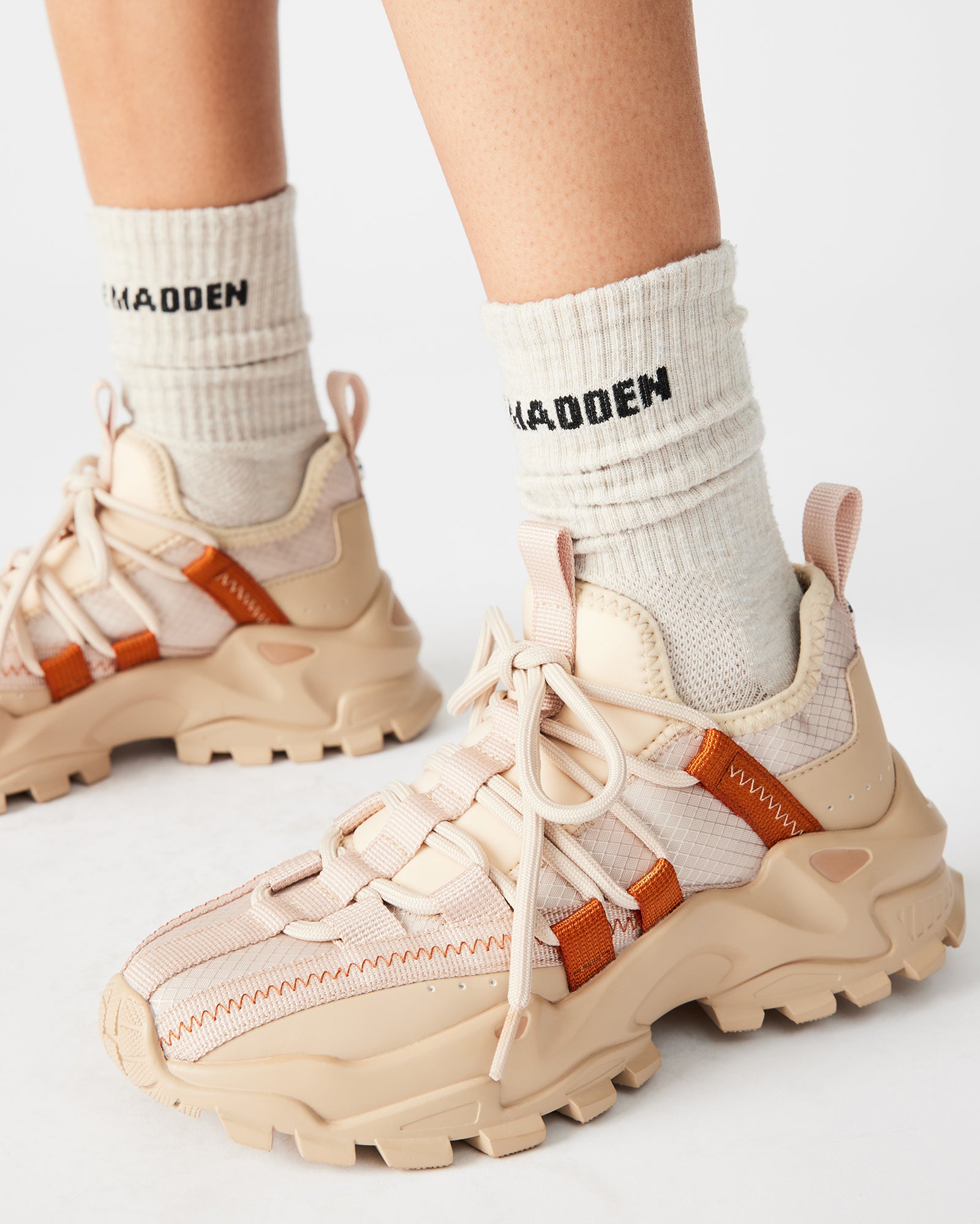 KEEGAN Tan Multi Low-Top Lace-Up Sneaker | Women's Sneakers – Steve Madden