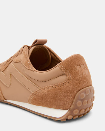 CASPER Tan Low-Top Lace-Up Women's Sneaker – Steve Madden